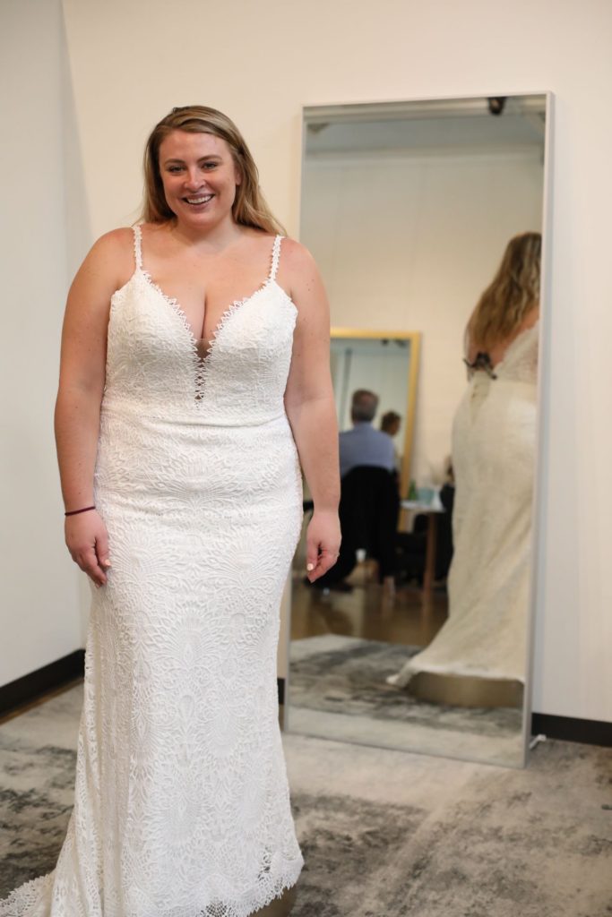 10 Beautiful Plus Size Wedding Dresses for the Curvy Bride