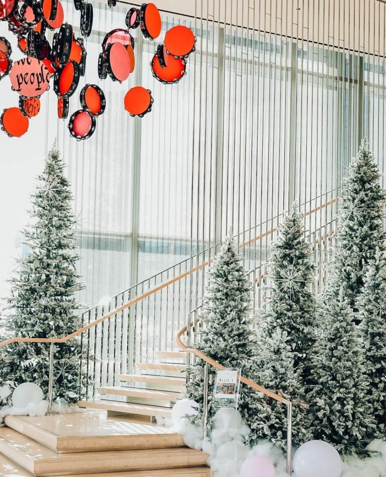 7 Festive Hotels in DFW That You Should Visit During Christmas